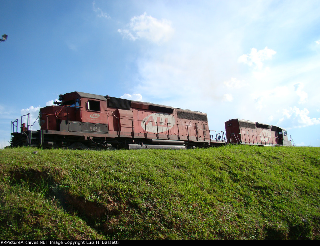 SD40-2 9454